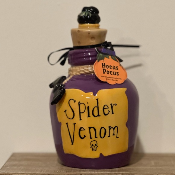 Hocus Pocus | Holiday | Hocus Pocus Spider Venom Decor | Poshmark
